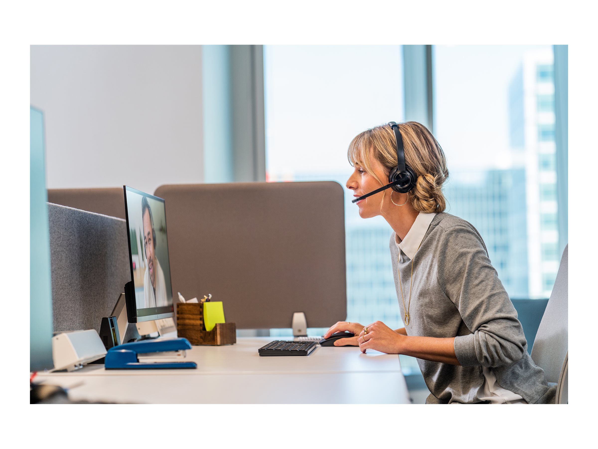 HP Poly Savi 8220-M UC | Overview, Specs, Details | SHI