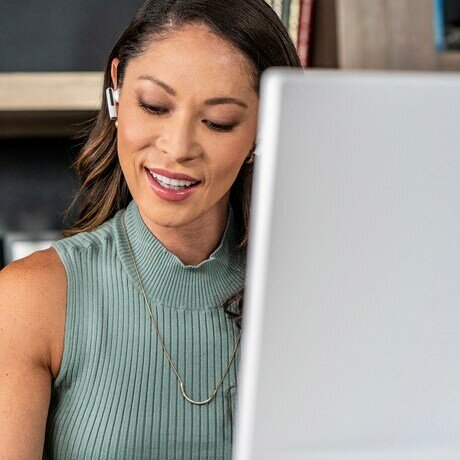 HP Poly Voyager Free 60+ UC M - True wireless-horlurar med mikrofon ...