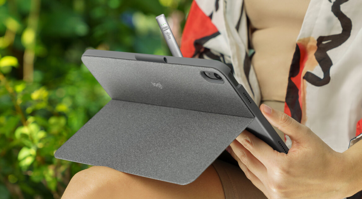 Logitech Combo Touch - keyboard and folio case - with trackpad - QWERTY ...