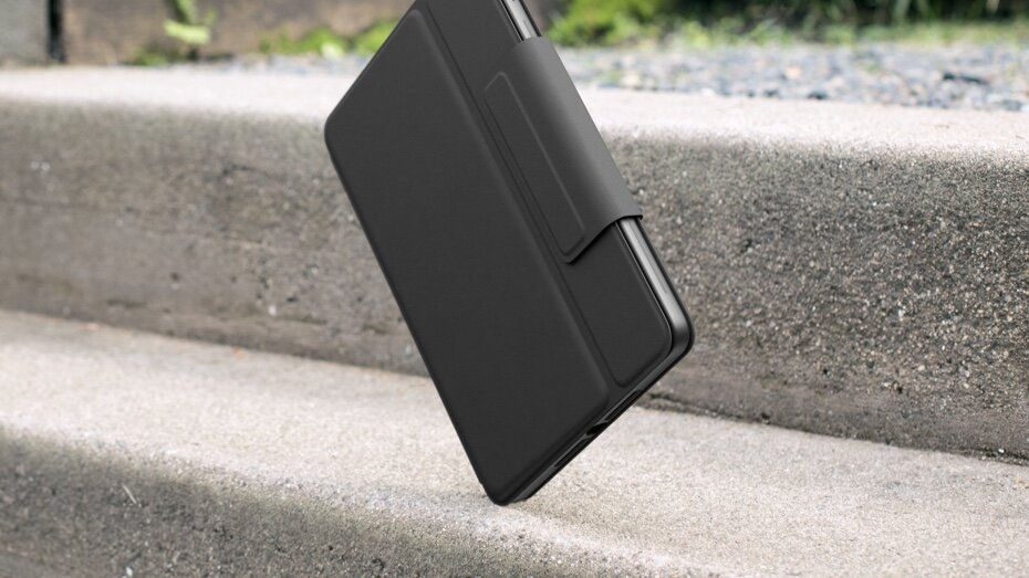 Logitech Rugged Folio - keyboard and folio case - QWERTY - UK Input Device