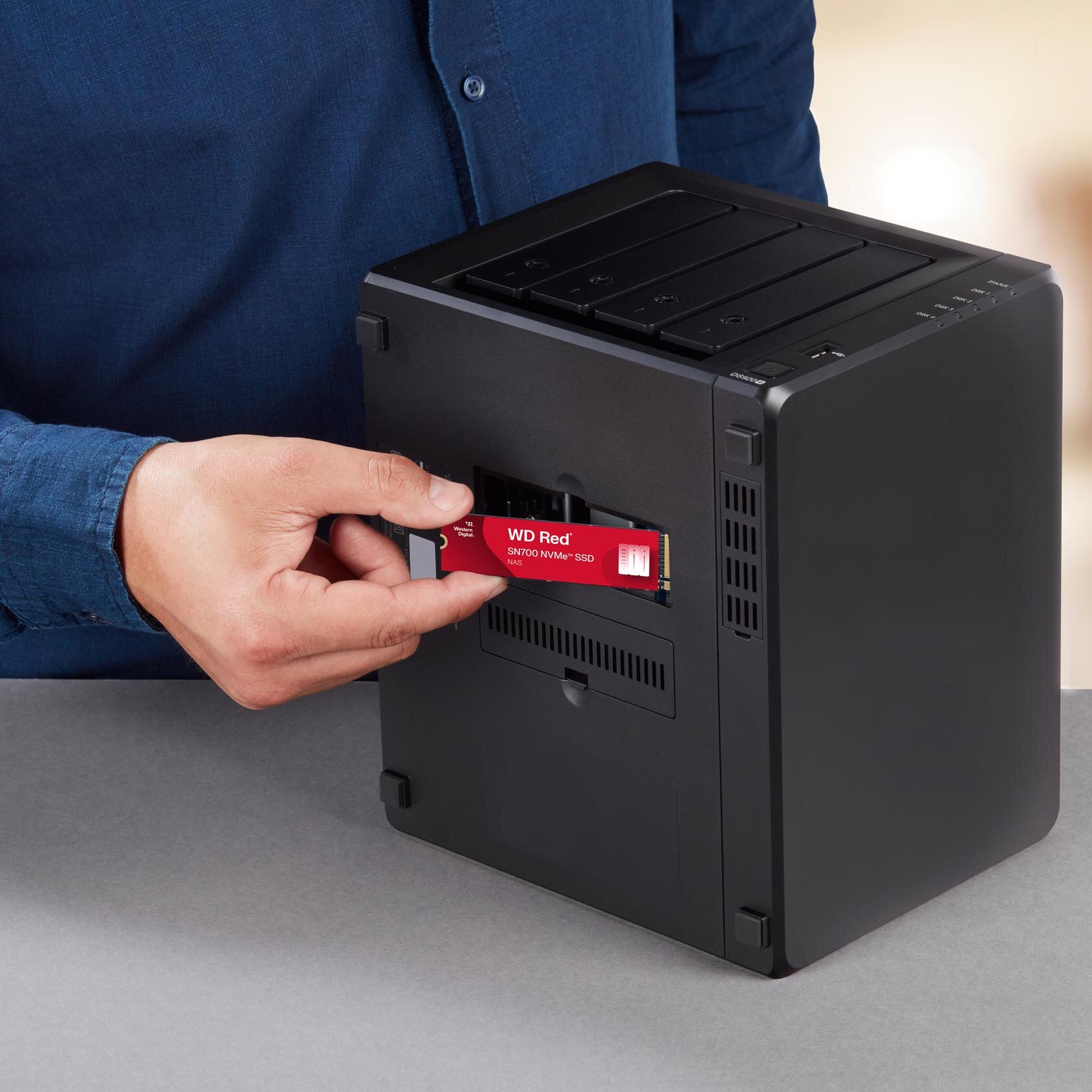 WD Red SN700 WDS200T1R0C-68BDK0 - SSD - 2 TB - PCIe 3.0 x4 (NVMe)