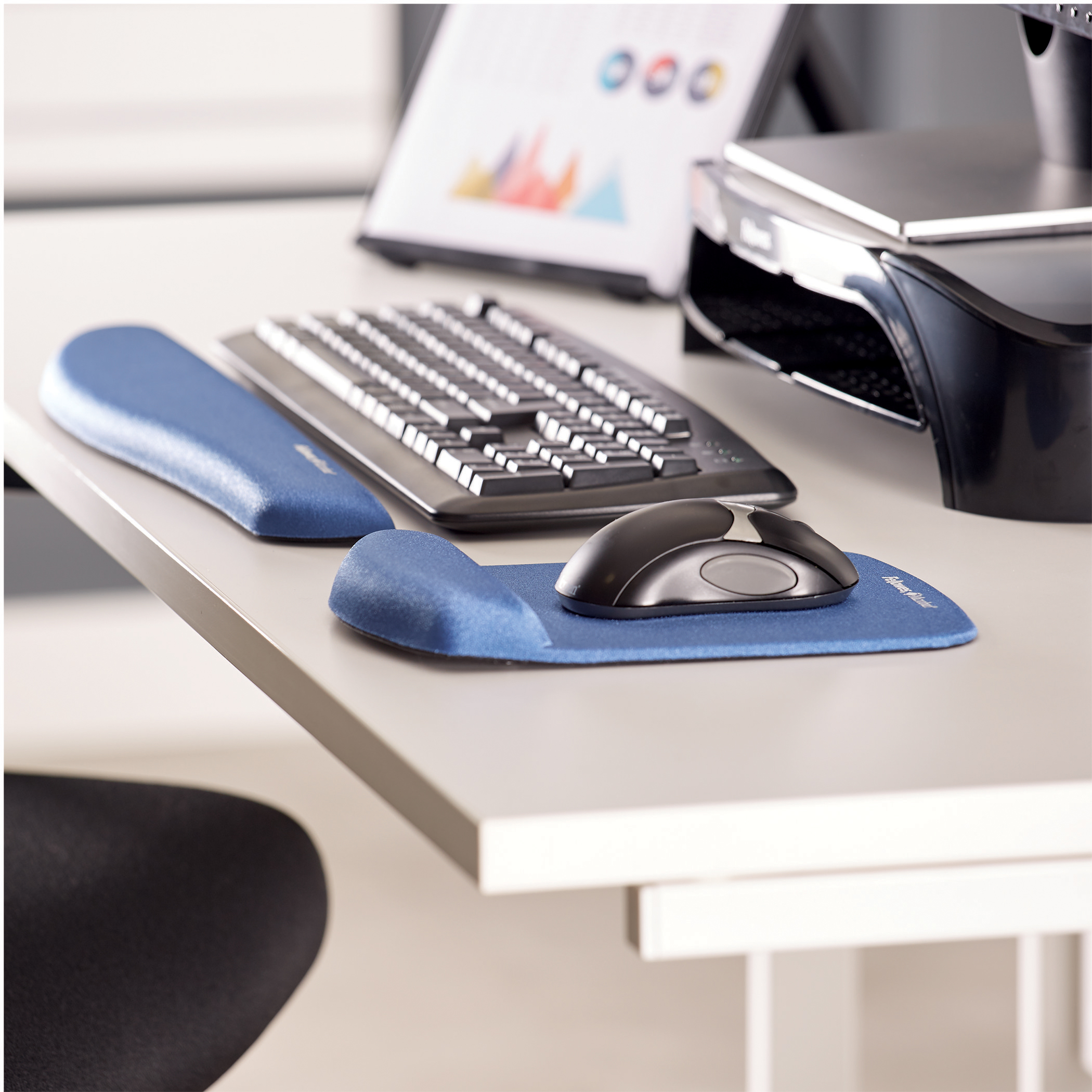 Fellowes PlushTouch Wrist Rest with FoamFusion Technology - wrist rest