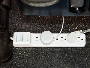 CyberPower Essential B615 - surge protector - 1875 Watt