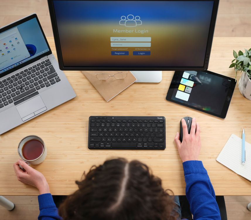 Trust Lyra Compact Wireless Keyboard Black | EE