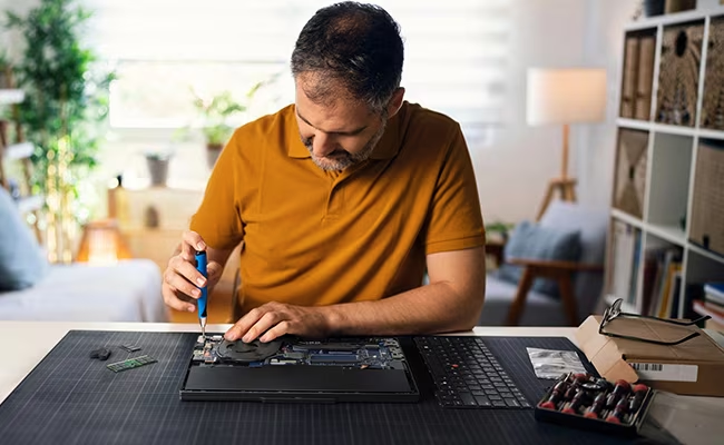 Lenovo ThinkPad T14 AMD G5 - AMD Ryzen 7 Pro 8840U - 14" - 16GB RAM ...
